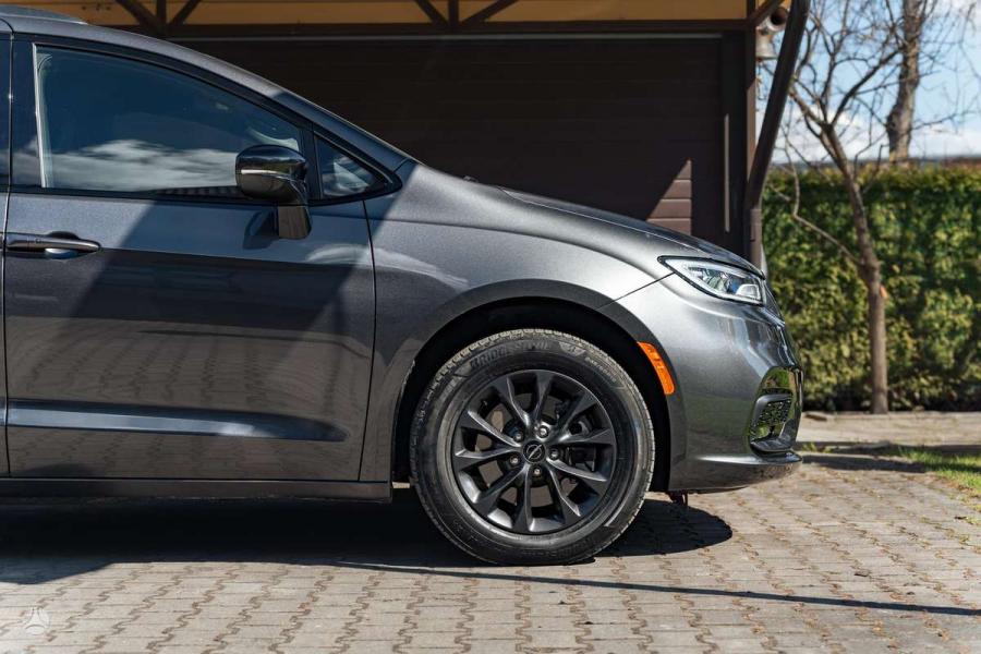 Chrysler Pacifica 2022 Klaipėda, ar dzinēja tilpumu 3.61 L un nobraukumu 167 tūkst. km par 22999 €, foto 19 vietnē AUTOMOTO.COM.LV