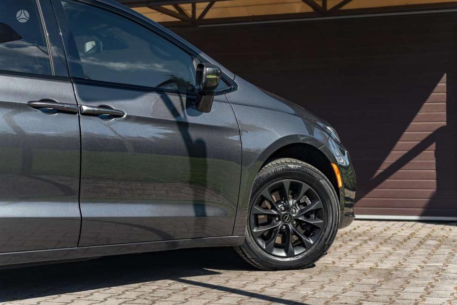 Chrysler Pacifica 2022 Klaipėda, ar dzinēja tilpumu 3.61 L un nobraukumu 167 tūkst. km par 22999 €, foto 24 vietnē AUTOMOTO.COM.LV