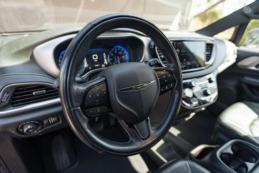 Chrysler Pacifica 2022 Klaipėda, ar dzinēja tilpumu 3.61 L un nobraukumu 167 tūkst. km par 22999 €, foto 26 vietnē AUTOMOTO.COM.LV