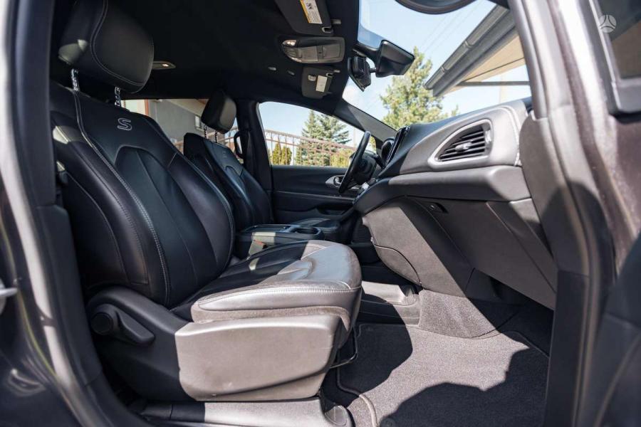 Chrysler Pacifica 2022 Klaipėda, ar dzinēja tilpumu 3.61 L un nobraukumu 167 tūkst. km par 22999 €, foto 36 vietnē AUTOMOTO.COM.LV