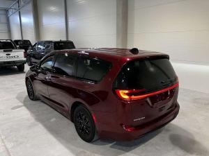 Chrysler Pacifica 2023 Klaipėda, ar dzinēja tilpumu 3.60 L un nobraukumu 42 tūkst. km par 31460 €, foto 10 vietnē AUTOMOTO.COM.LV