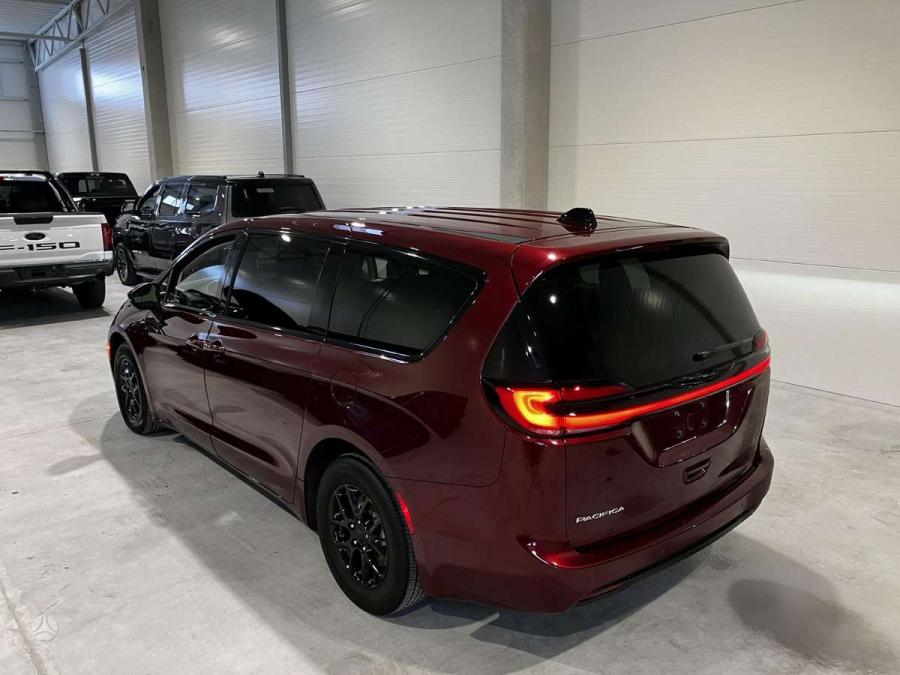 Chrysler Pacifica 2023 Klaipėda, ar dzinēja tilpumu 3.60 L un nobraukumu 42 tūkst. km par 31460 €, foto 10 vietnē AUTOMOTO.COM.LV
