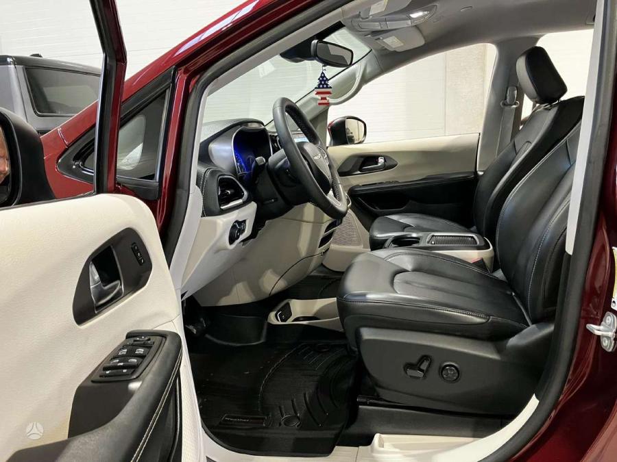 Chrysler Pacifica 2023 Klaipėda, ar dzinēja tilpumu 3.60 L un nobraukumu 42 tūkst. km par 31460 €, foto 14 vietnē AUTOMOTO.COM.LV