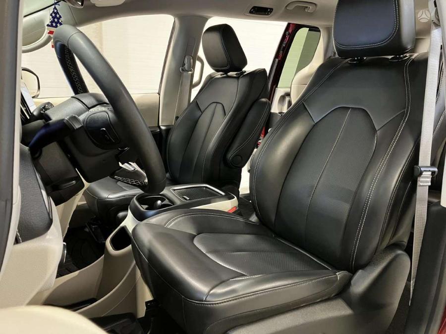 Chrysler Pacifica 2023 Klaipėda, ar dzinēja tilpumu 3.60 L un nobraukumu 42 tūkst. km par 31460 €, foto 16 vietnē AUTOMOTO.COM.LV