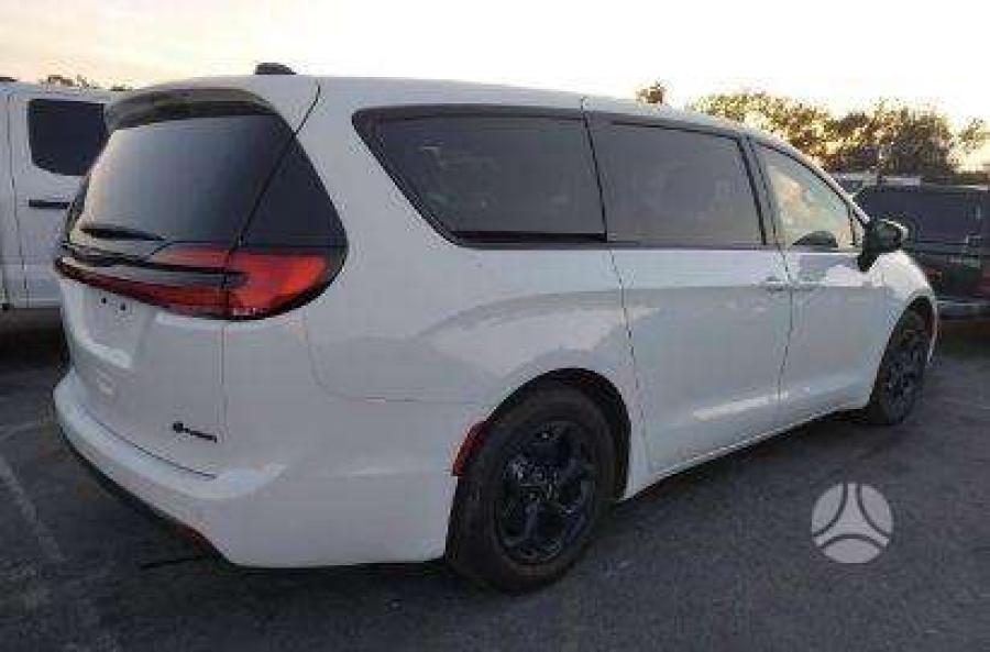 Chrysler Pacifica 2023 Kauņa, ar dzinēja tilpumu 3.61 L un nobraukumu 63 tūkst. km par 22000 €, foto 4 vietnē AUTOMOTO.COM.LV