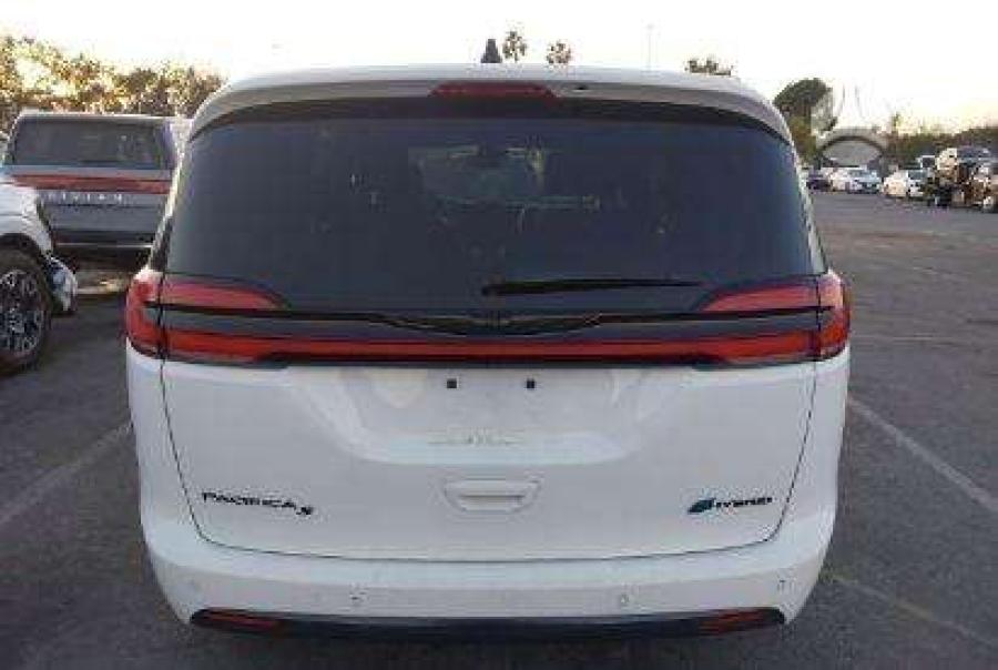 Chrysler Pacifica 2023 Kauņa, ar dzinēja tilpumu 3.61 L un nobraukumu 63 tūkst. km par 22000 €, foto 12 vietnē AUTOMOTO.COM.LV