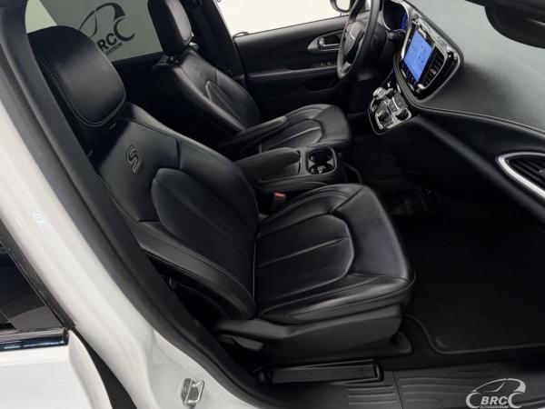Chrysler Pacifica 2023 in Vilnius, with an engine capacity of 3.60 L and mileage of 22 thousand km for 27900 €, photo 5 on AUTOMOTO.COM.LV