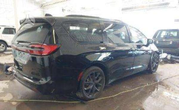 Chrysler Pacifica 2024 Kauņa, ar dzinēja tilpumu 3.60 L un nobraukumu 32 tūkst. km par 10000 €, foto 1 vietnē AUTOMOTO.COM.LV