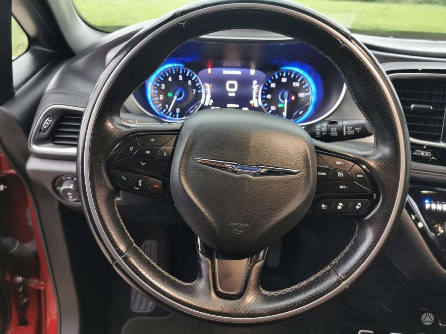 Oranžs Chrysler Pacifica 2018 Panevēža, ar dzinēja tilpumu 3.61 L un nobraukumu 204 tūkst. km par 18500 €, foto 13 vietnē AUTOMOTO.COM.LV
