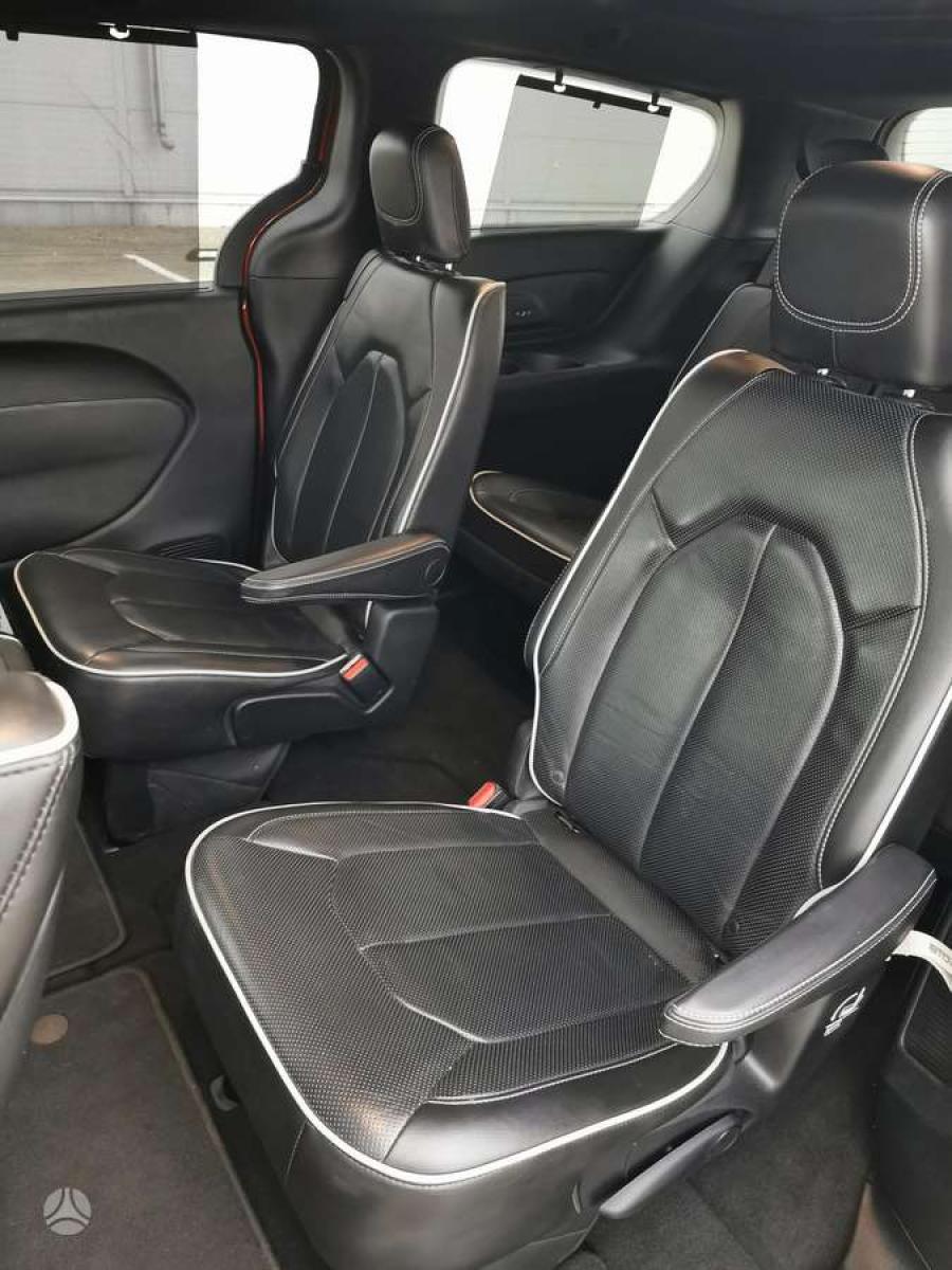Oranžs Chrysler Pacifica 2018 Panevēža, ar dzinēja tilpumu 3.61 L un nobraukumu 204 tūkst. km par 18500 €, foto 16 vietnē AUTOMOTO.COM.LV