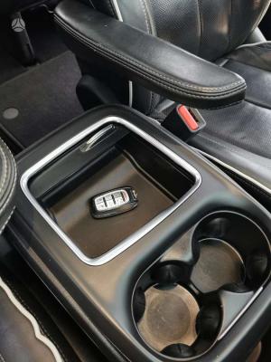 Oranžs Chrysler Pacifica 2018 Panevēža, ar dzinēja tilpumu 3.61 L un nobraukumu 204 tūkst. km par 18500 €, foto 20 vietnē AUTOMOTO.COM.LV