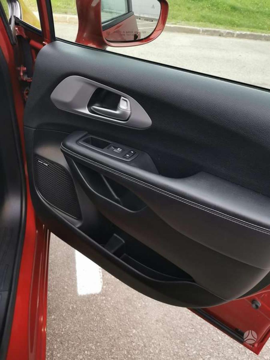 Oranžs Chrysler Pacifica 2018 Panevēža, ar dzinēja tilpumu 3.61 L un nobraukumu 204 tūkst. km par 18500 €, foto 21 vietnē AUTOMOTO.COM.LV
