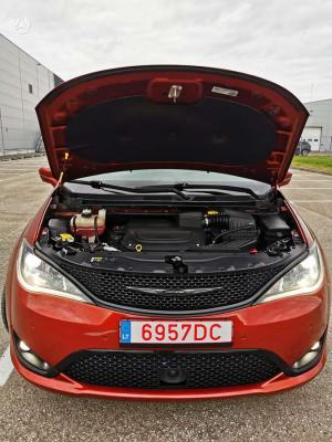 Oranžs Chrysler Pacifica 2018 Panevēža, ar dzinēja tilpumu 3.61 L un nobraukumu 204 tūkst. km par 18500 €, foto 24 vietnē AUTOMOTO.COM.LV