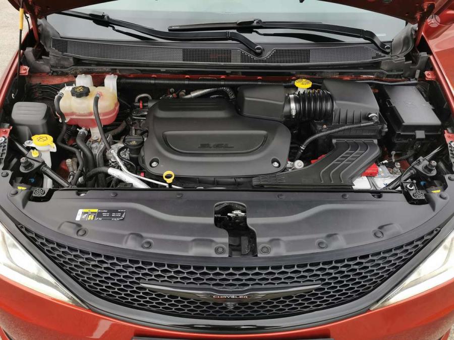 Oranžs Chrysler Pacifica 2018 Panevēža, ar dzinēja tilpumu 3.61 L un nobraukumu 204 tūkst. km par 18500 €, foto 25 vietnē AUTOMOTO.COM.LV