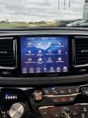 Oranžs Chrysler Pacifica 2018 Panevēža, ar dzinēja tilpumu 3.61 L un nobraukumu 204 tūkst. km par 18500 €, foto 27 vietnē AUTOMOTO.COM.LV