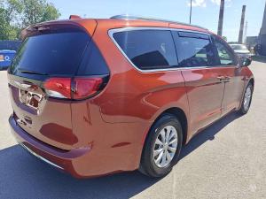 Oranžs Chrysler Pacifica 2018 Kauņa, ar dzinēja tilpumu 3.61 L un nobraukumu 143 tūkst. km par 14600 €, foto 6 vietnē AUTOMOTO.COM.LV