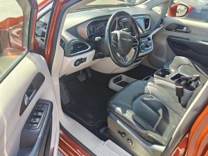 Oranžs Chrysler Pacifica 2018 Kauņa, ar dzinēja tilpumu 3.61 L un nobraukumu 143 tūkst. km par 14600 €, foto 10 vietnē AUTOMOTO.COM.LV