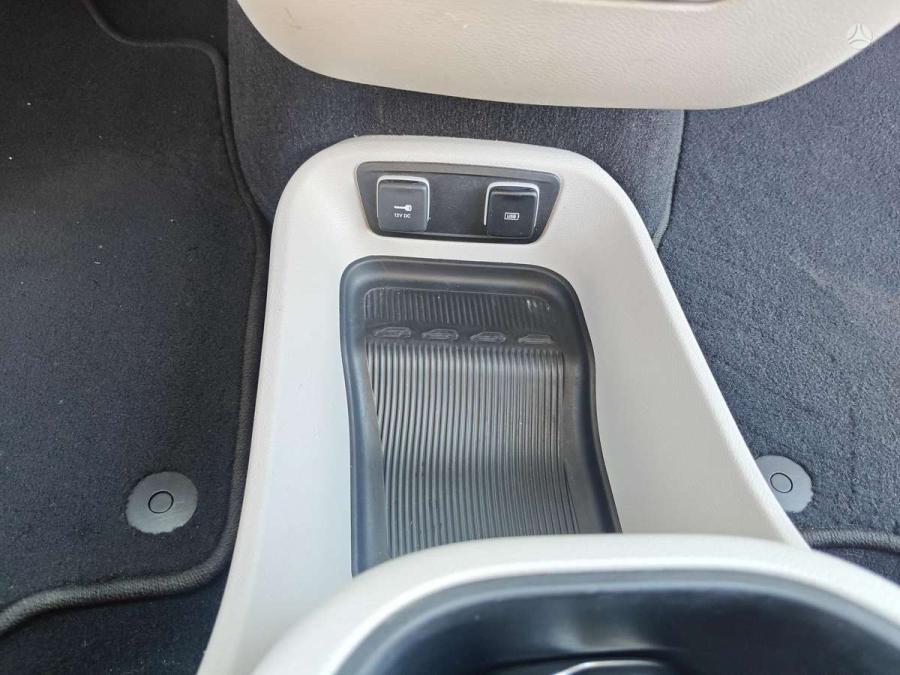 Oranžs Chrysler Pacifica 2018 Kauņa, ar dzinēja tilpumu 3.61 L un nobraukumu 143 tūkst. km par 14600 €, foto 33 vietnē AUTOMOTO.COM.LV