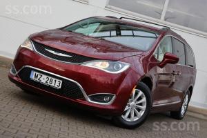 Red Chrysler Pacifica 2017 in Riga, with an engine capacity of 3.60 L and mileage of 0 thousand km for 16995 €, photo 2 on AUTOMOTO.COM.LV