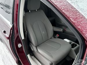 Red Chrysler Pacifica 2017 in Avizieniai, with an engine capacity of 3.60 L and mileage of 149 thousand km for 12900 €, photo 10 on AUTOMOTO.COM.LV