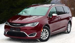 Sarkans Chrysler Pacifica 2017 Petrikaičiai, ar dzinēja tilpumu 3.60 L un nobraukumu 165 tūkst. km par 15499 €, foto 6 vietnē AUTOMOTO.COM.LV