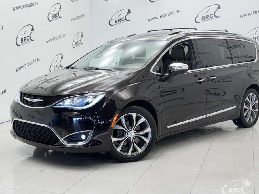 Red Chrysler Pacifica 2017 in Vilnius, with an engine capacity of 3.60 L and mileage of 250 thousand km for 15500 €, photo 1 on AUTOMOTO.COM.LV