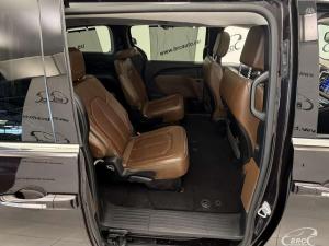 Red Chrysler Pacifica 2017 in Vilnius, with an engine capacity of 3.60 L and mileage of 250 thousand km for 15500 €, photo 15 on AUTOMOTO.COM.LV