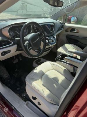 Red Chrysler Pacifica 2017 in Klaipeda, with an engine capacity of 3.61 L and mileage of 290 thousand km for 7800 €, photo 7 on AUTOMOTO.COM.LV