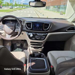 Sarkans Chrysler Pacifica 2017 Klaipėda, ar dzinēja tilpumu 3.60 L un nobraukumu 84 tūkst. km par 14000 €, foto 7 vietnē AUTOMOTO.COM.LV