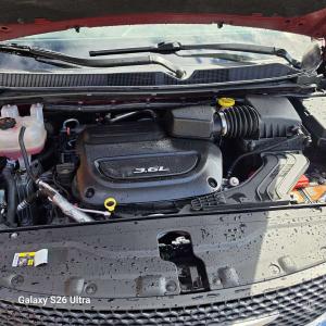 Sarkans Chrysler Pacifica 2017 Klaipėda, ar dzinēja tilpumu 3.60 L un nobraukumu 84 tūkst. km par 14000 €, foto 21 vietnē AUTOMOTO.COM.LV