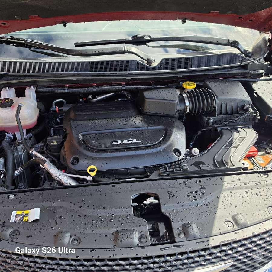 Sarkans Chrysler Pacifica 2017 Klaipėda, ar dzinēja tilpumu 3.60 L un nobraukumu 84 tūkst. km par 14000 €, foto 21 vietnē AUTOMOTO.COM.LV