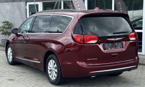 Sarkans Chrysler Pacifica 2017 Radviliškis, ar dzinēja tilpumu 3.60 L un nobraukumu 165 tūkst. km par 13950 €, foto 9 vietnē AUTOMOTO.COM.LV