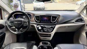 Sarkans Chrysler Pacifica 2017 Radviliškis, ar dzinēja tilpumu 3.60 L un nobraukumu 165 tūkst. km par 13950 €, foto 14 vietnē AUTOMOTO.COM.LV