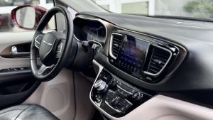 Sarkans Chrysler Pacifica 2017 Radviliškis, ar dzinēja tilpumu 3.60 L un nobraukumu 165 tūkst. km par 13950 €, foto 15 vietnē AUTOMOTO.COM.LV