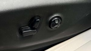 Sarkans Chrysler Pacifica 2017 Radviliškis, ar dzinēja tilpumu 3.60 L un nobraukumu 165 tūkst. km par 13950 €, foto 18 vietnē AUTOMOTO.COM.LV