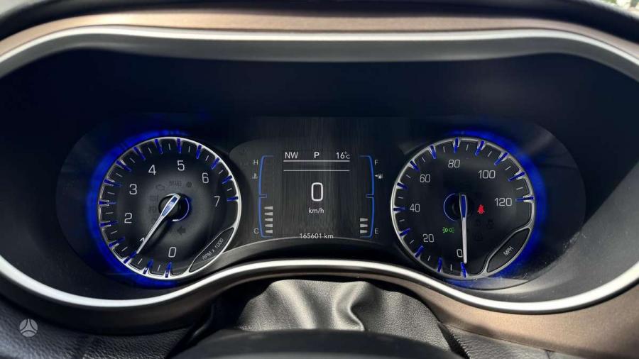 Sarkans Chrysler Pacifica 2017 Radviliškis, ar dzinēja tilpumu 3.60 L un nobraukumu 165 tūkst. km par 13950 €, foto 19 vietnē AUTOMOTO.COM.LV