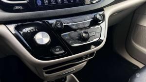 Sarkans Chrysler Pacifica 2017 Radviliškis, ar dzinēja tilpumu 3.60 L un nobraukumu 165 tūkst. km par 13950 €, foto 22 vietnē AUTOMOTO.COM.LV