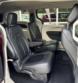 Sarkans Chrysler Pacifica 2017 Radviliškis, ar dzinēja tilpumu 3.60 L un nobraukumu 165 tūkst. km par 13950 €, foto 26 vietnē AUTOMOTO.COM.LV