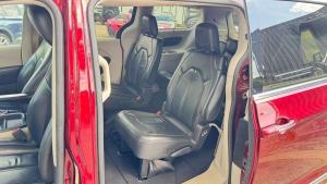 Red Chrysler Pacifica 2017 in Ukmerge, with an engine capacity of 3.61 L and mileage of 238 thousand km for 7700 €, photo 17 on AUTOMOTO.COM.LV