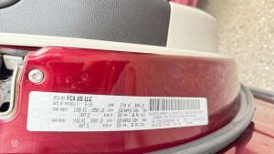 Red Chrysler Pacifica 2017 in Ukmerge, with an engine capacity of 3.61 L and mileage of 238 thousand km for 7700 €, photo 21 on AUTOMOTO.COM.LV