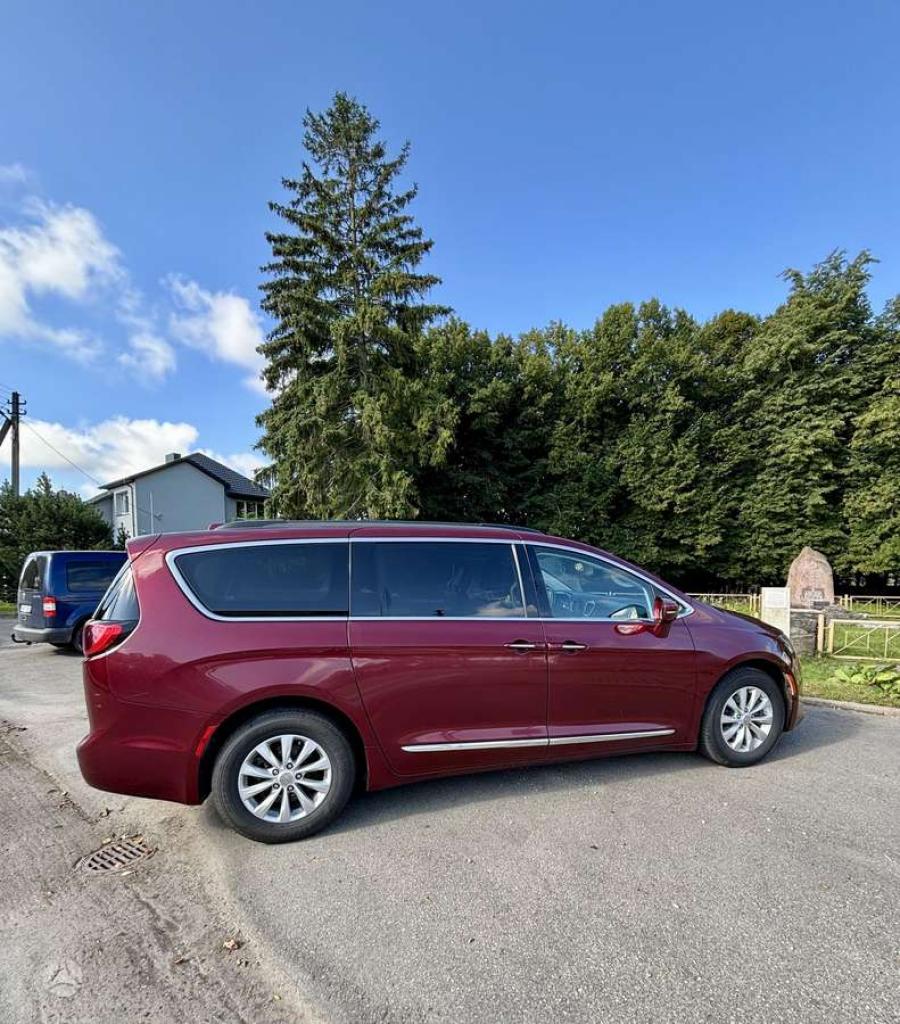 Sarkans Chrysler Pacifica 2017 Kėdainiai, ar dzinēja tilpumu 0.00 L un nobraukumu 225 tūkst. km par 12200 €, foto 6 vietnē AUTOMOTO.COM.LV