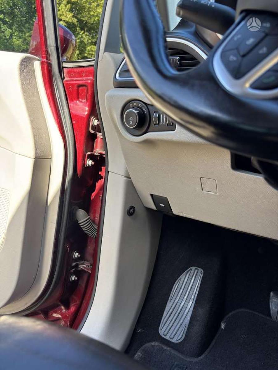 Sarkans Chrysler Pacifica 2017 Kėdainiai, ar dzinēja tilpumu 0.00 L un nobraukumu 225 tūkst. km par 12200 €, foto 13 vietnē AUTOMOTO.COM.LV