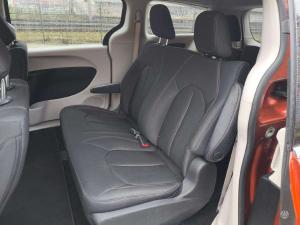 Red Chrysler Pacifica 2018 in Siauliai, with an engine capacity of 3.60 L and mileage of 134 thousand km for 10600 €, photo 15 on AUTOMOTO.COM.LV