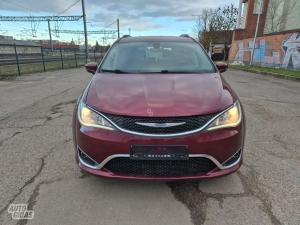 Sarkans Chrysler Pacifica 2018 Šauļi, ar dzinēja tilpumu 3.60 L un nobraukumu 167 tūkst. km par 14500 €, foto 3 vietnē AUTOMOTO.COM.LV