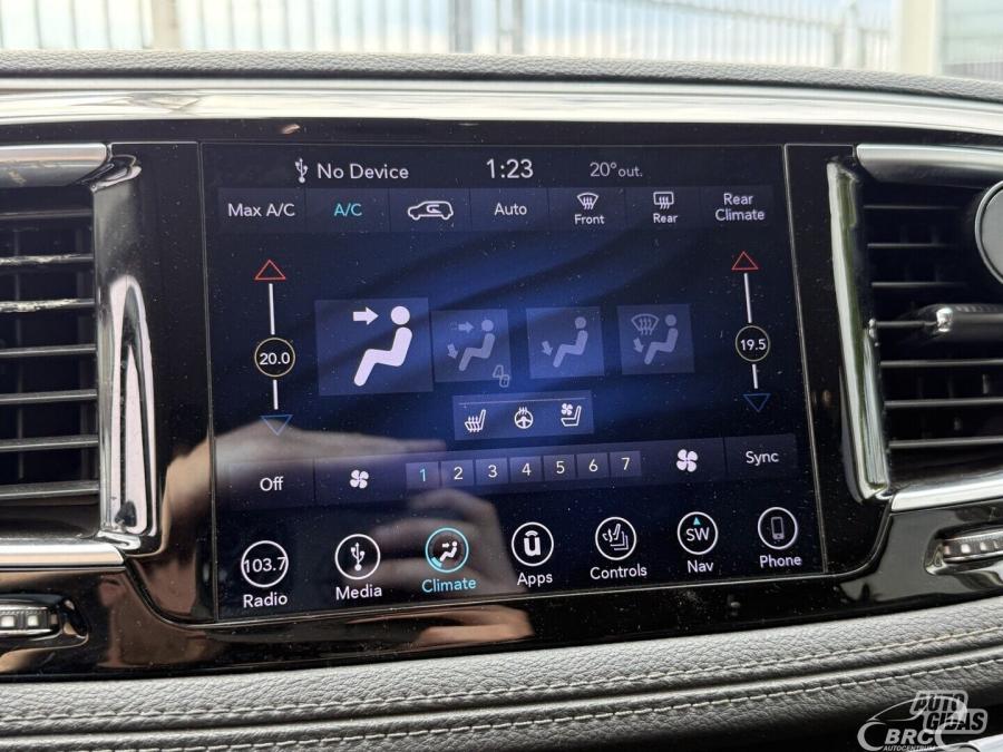 Sarkans Chrysler Pacifica 2018 Avižieniai, ar dzinēja tilpumu 3.60 L un nobraukumu 212 tūkst. km par 17000 €, foto 28 vietnē AUTOMOTO.COM.LV