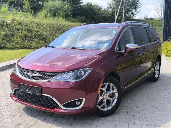 Sarkans Chrysler Pacifica 2018 Viļņa, ar dzinēja tilpumu 3.61 L un nobraukumu 161 tūkst. km par 15500 €, foto 1 vietnē AUTOMOTO.COM.LV