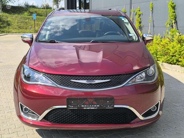 Sarkans Chrysler Pacifica 2018 Viļņa, ar dzinēja tilpumu 3.61 L un nobraukumu 161 tūkst. km par 15500 €, foto 6 vietnē AUTOMOTO.COM.LV