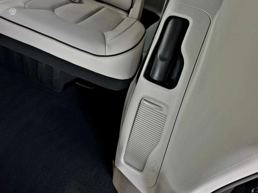 Sarkans Chrysler Pacifica 2018 Kretinga, ar dzinēja tilpumu 3.60 L un nobraukumu 235 tūkst. km par 15500 €, foto 14 vietnē AUTOMOTO.COM.LV