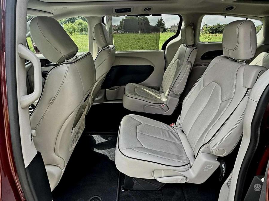 Sarkans Chrysler Pacifica 2018 Kretinga, ar dzinēja tilpumu 3.60 L un nobraukumu 235 tūkst. km par 15500 €, foto 15 vietnē AUTOMOTO.COM.LV