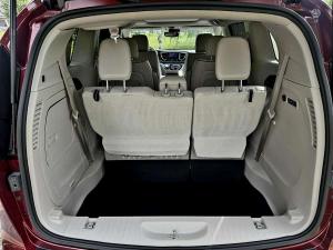 Sarkans Chrysler Pacifica 2018 Kretinga, ar dzinēja tilpumu 3.60 L un nobraukumu 235 tūkst. km par 15500 €, foto 16 vietnē AUTOMOTO.COM.LV